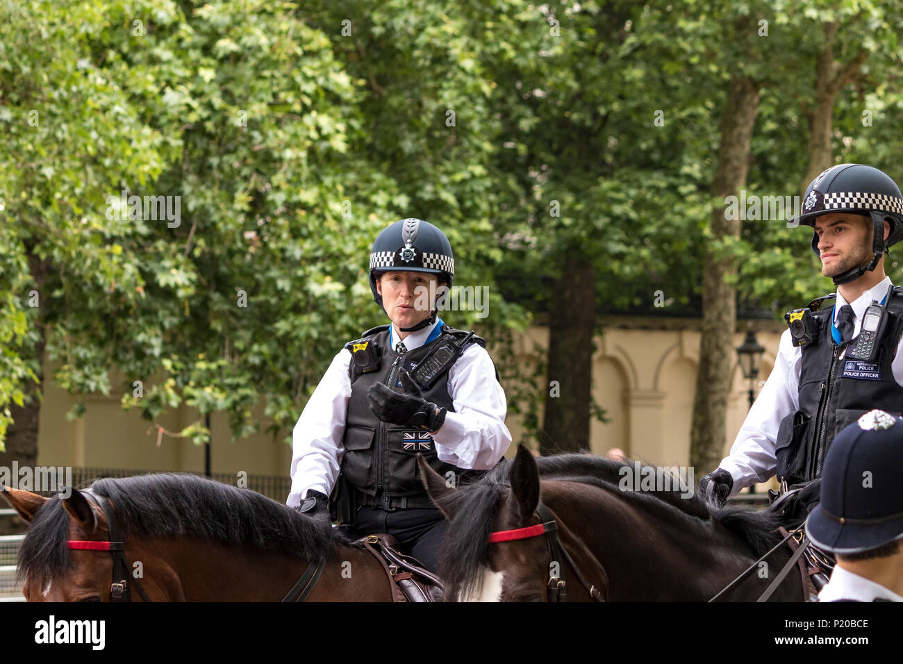 The metropolitan police mounted branch hi-res stock photography and ...