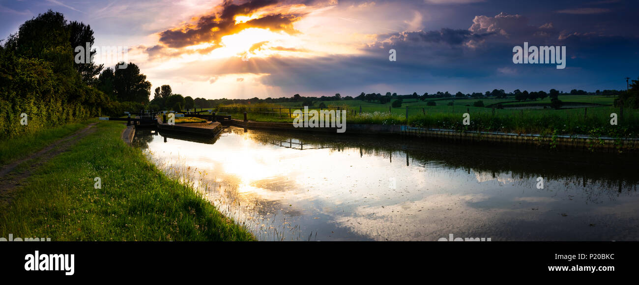 Sandbach canal hi-res stock photography and images - Alamy