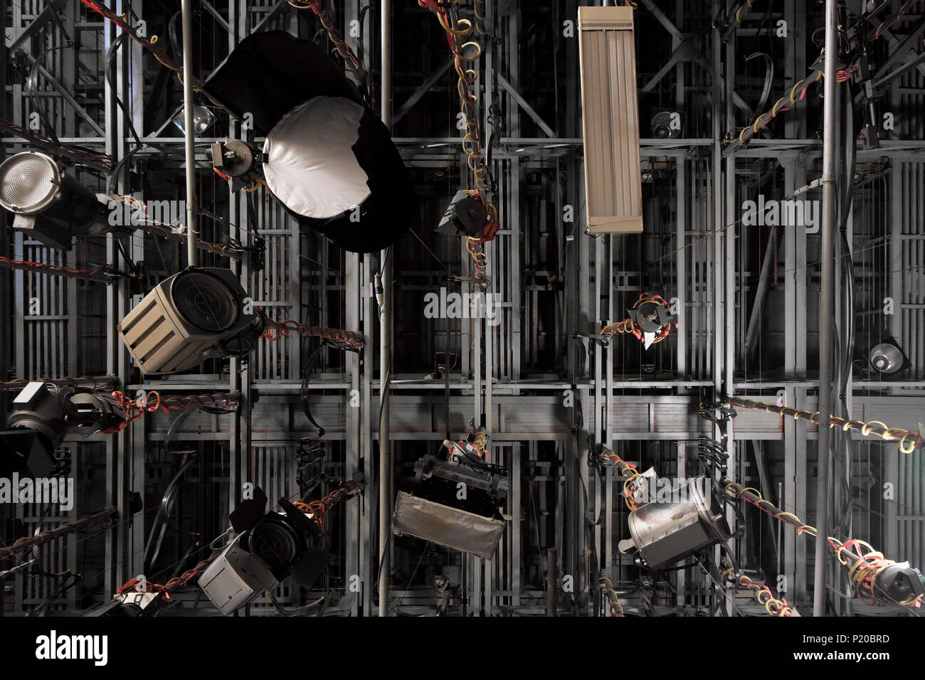Studio lighting on set hi-res stock photography and images - Alamy