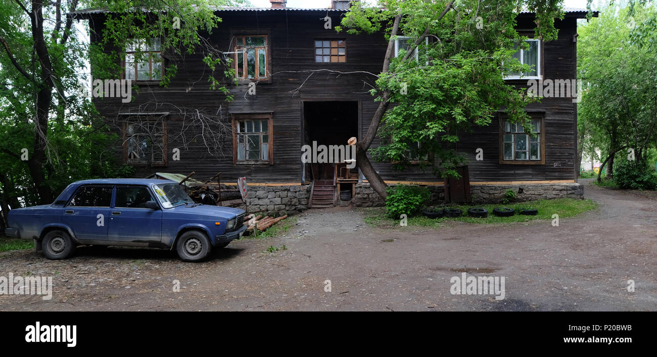 old town house and car Stock Photo - Alamy
