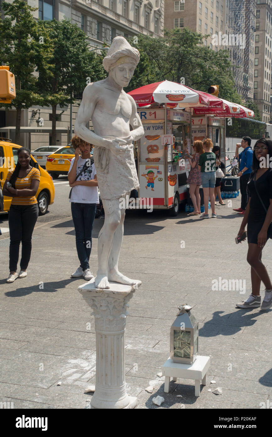 Live street statue Manhattan New York City Stock Photo - Alamy