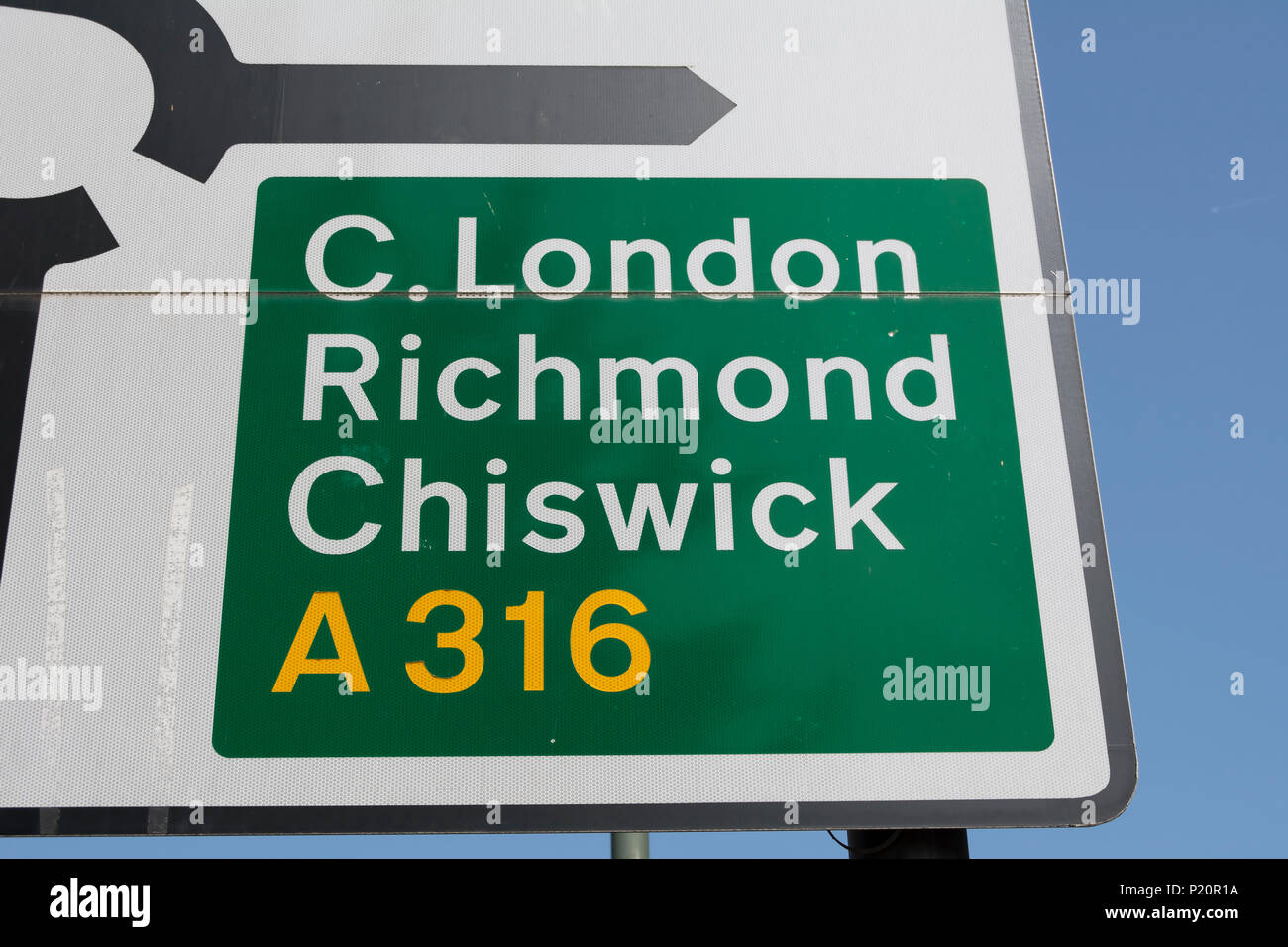 Routes road direction sign uk hi-res stock photography and images - Alamy