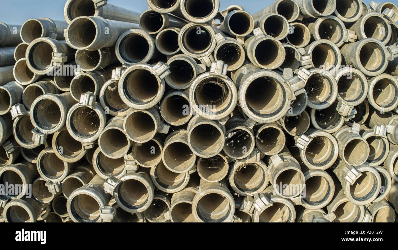 Half pipes hi-res stock photography and images - Alamy
