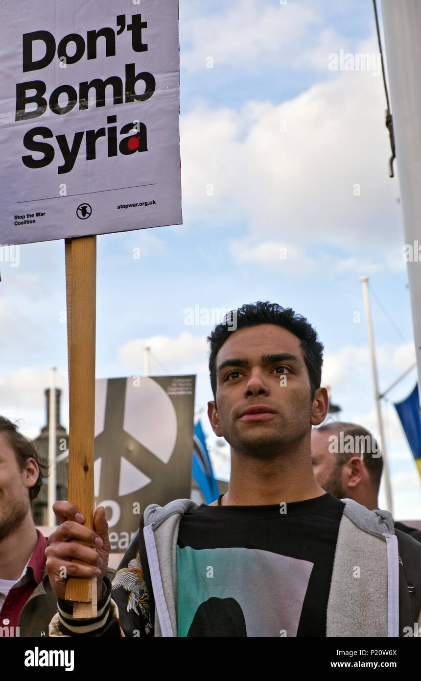 London protest against war in syria hi-res stock photography and images ...