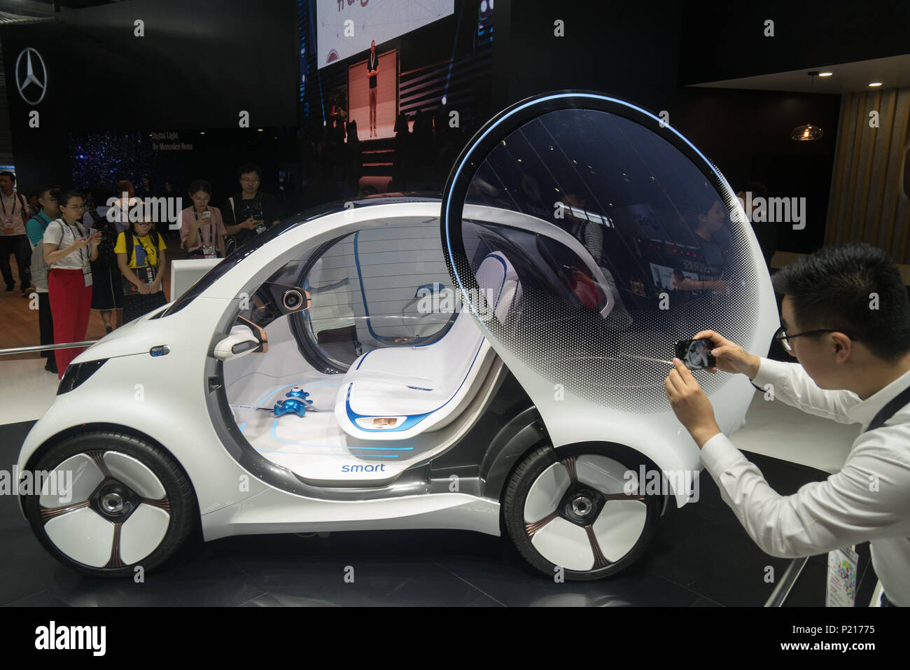 Shanghaismartcar hi-res stock photography and images - Alamy