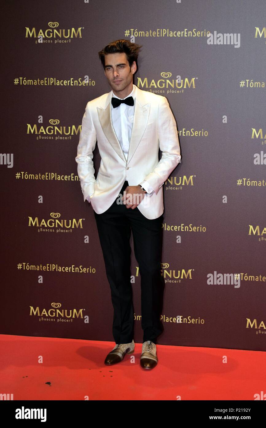 Model jon kortajarena hi-res stock photography and images - Alamy