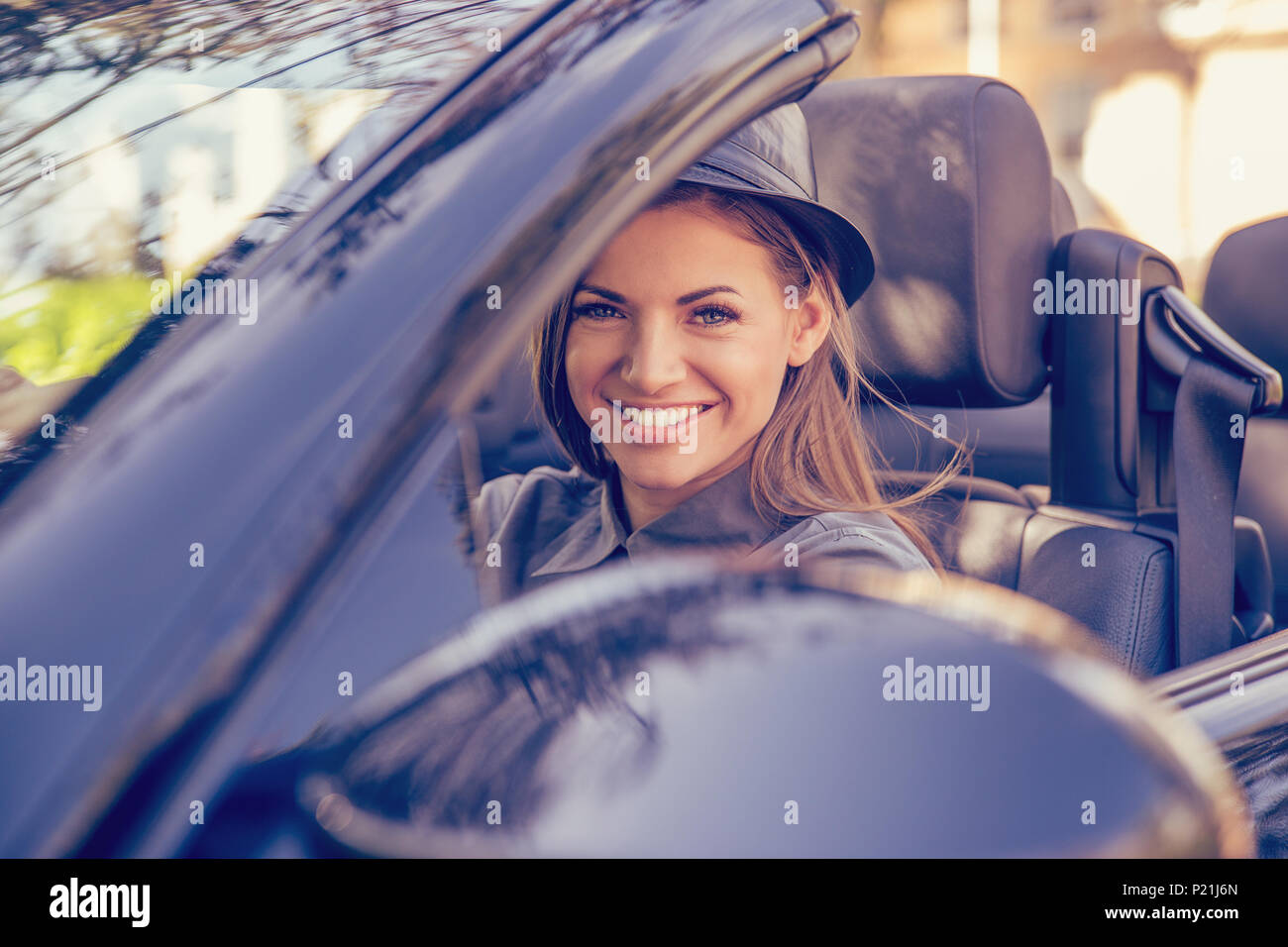 Woman driving convertible hi-res stock photography and images - Alamy