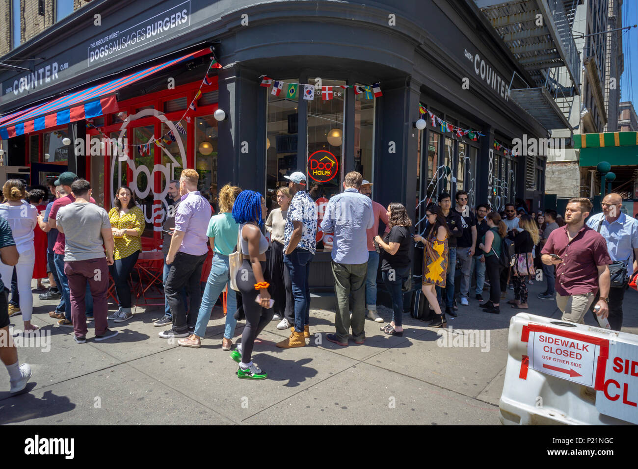 Hot dog counter hi-res stock photography and images - Alamy