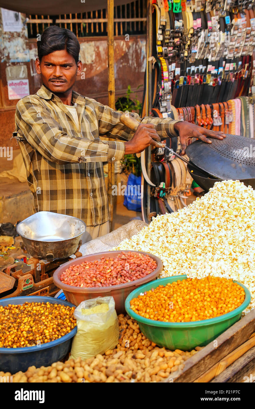 Popcorn popping stove hi-res stock photography and images - Alamy