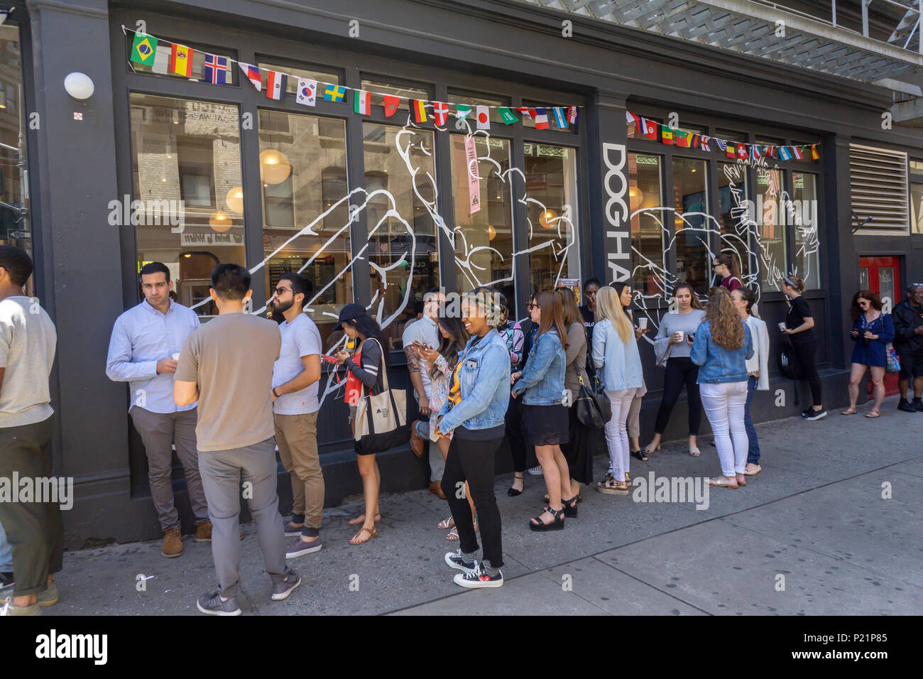 Hot dog counter hi-res stock photography and images - Alamy