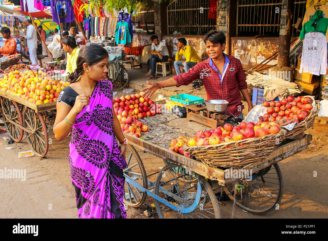 Local woman shopping at Kinari Bazaar in Agra, Uttar Pradesh, India ...