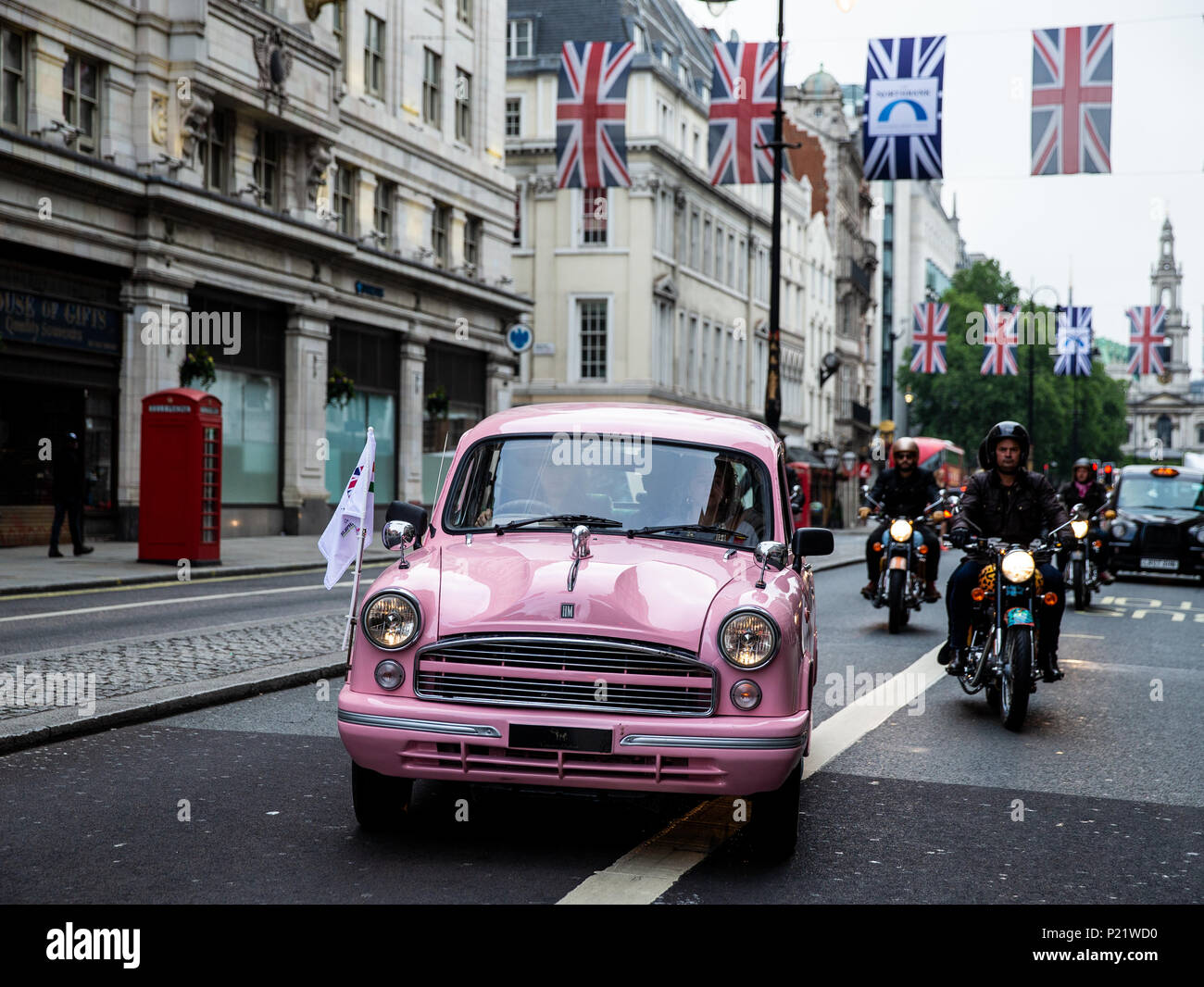 Customised fleet royal enfield bikes hi-res stock photography and ...