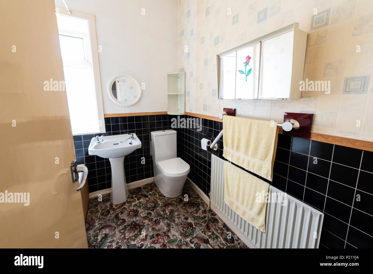 Mid century old fashioned bathroom in a terraced house Stock Photo - Alamy