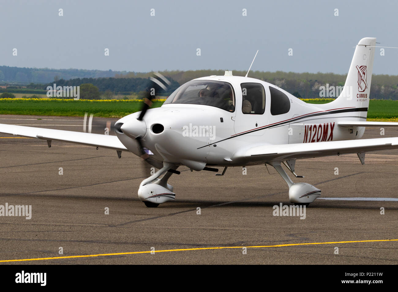 Cirrus Sr20 High Resolution Stock Photography and Images - Alamy