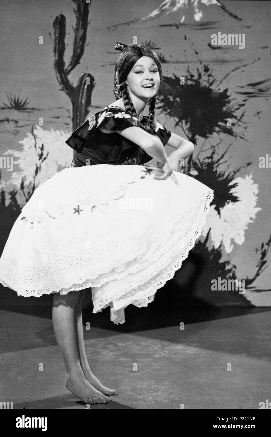 Original Film Title: MARISOL RUMBO A RIO. English Title: MARISOL RUMBO ...