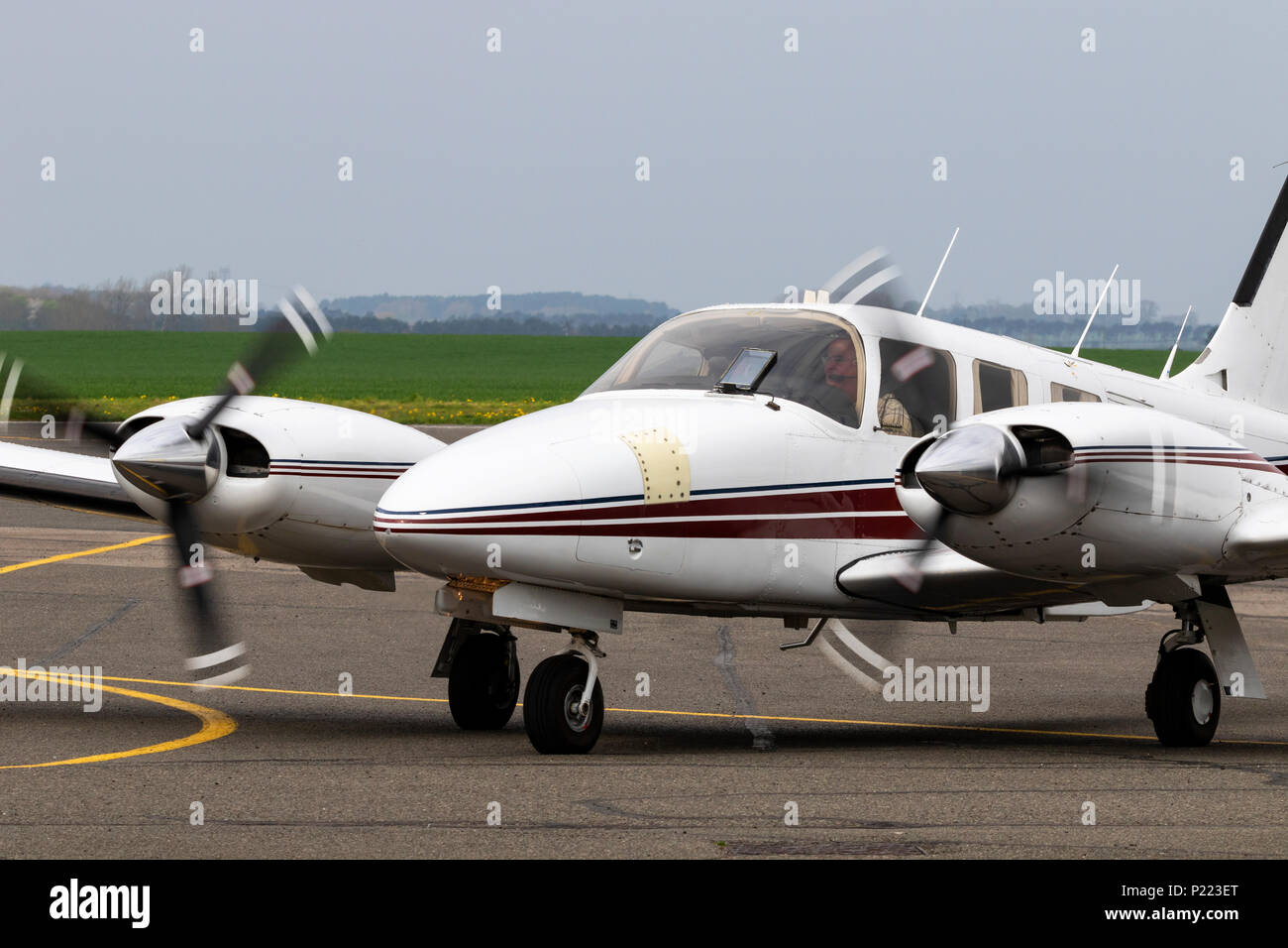 Piper pa 34 seneca hi-res stock photography and images - Alamy