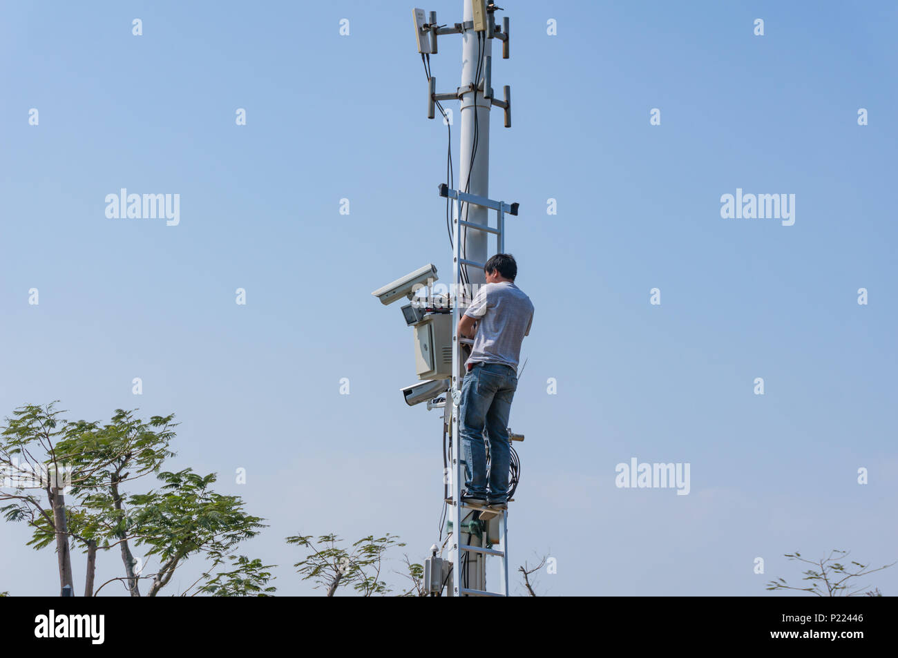 Cell tower repair hi-res stock photography and images - Alamy