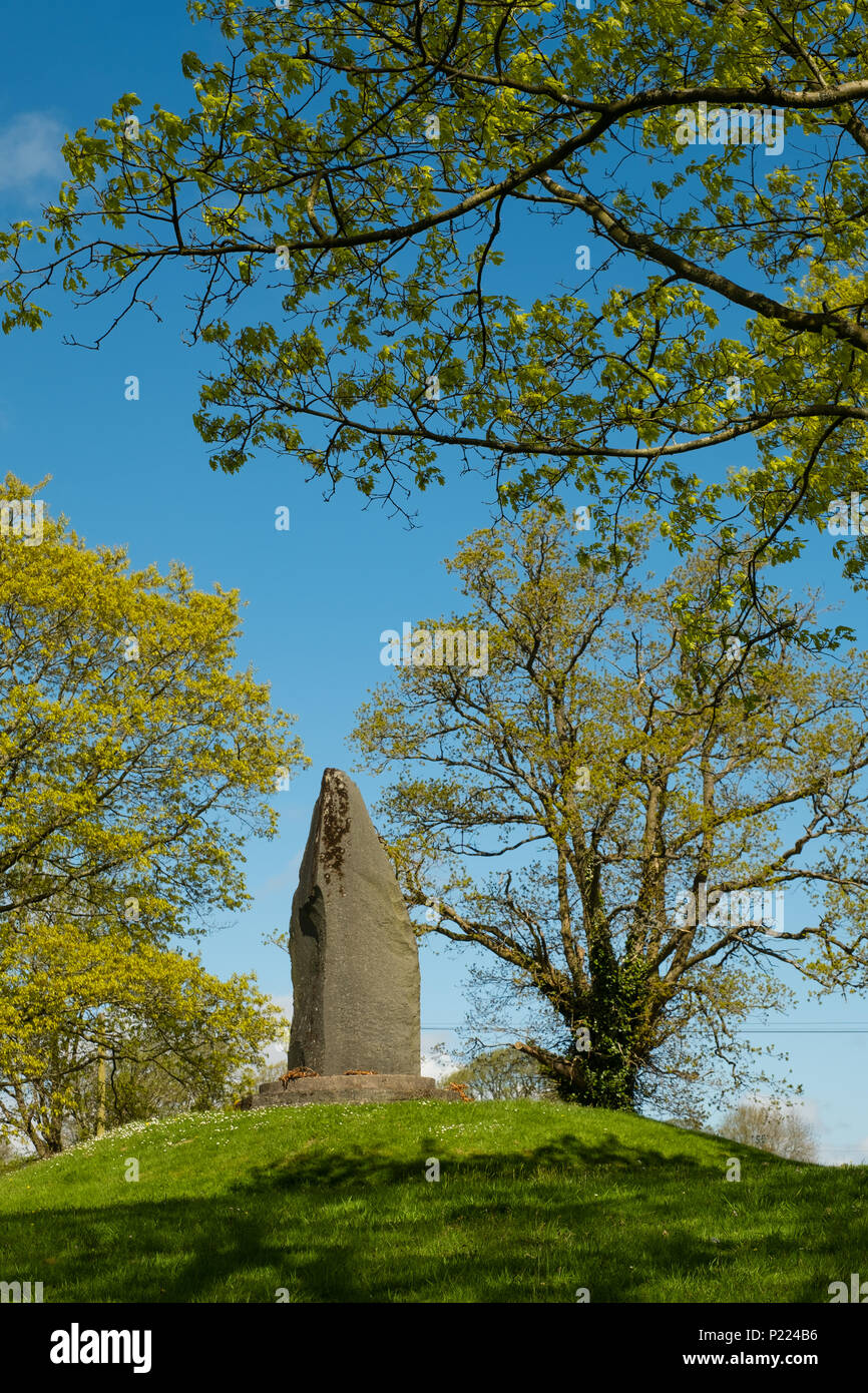The stone memorial to Llewelyn ap Gruffydd (Llewelyn ein Llyw Olaf) at ...