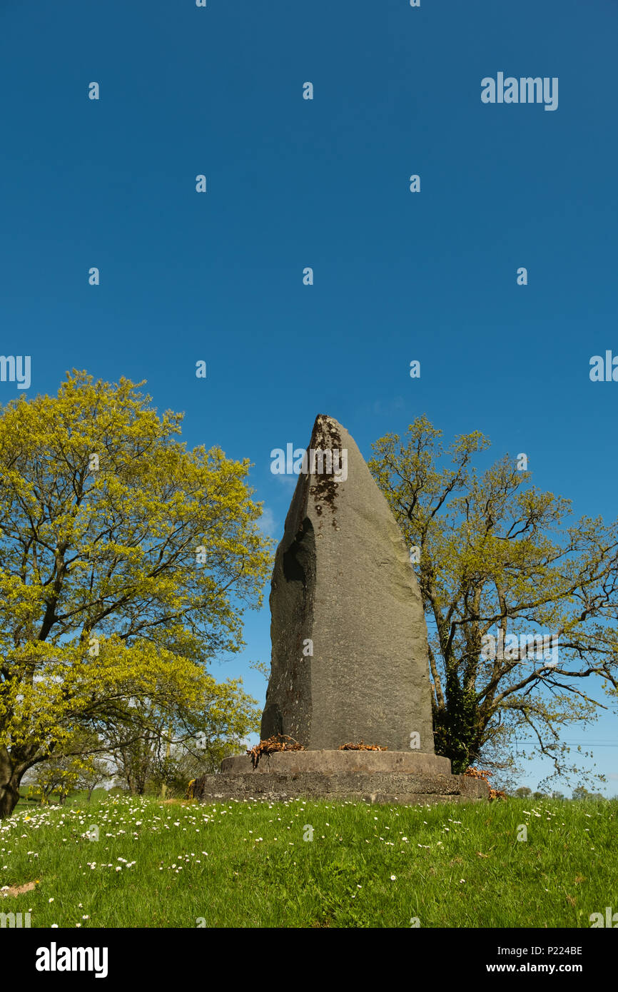 The stone memorial to Llewelyn ap Gruffydd (Llewelyn ein Llyw Olaf) at ...