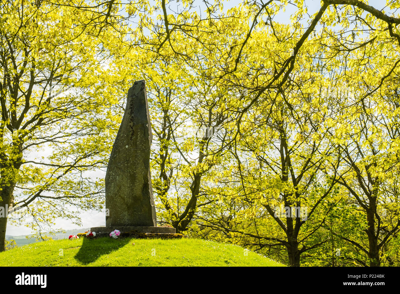 The stone memorial to Llewelyn ap Gruffydd (Llewelyn ein Llyw Olaf) at ...