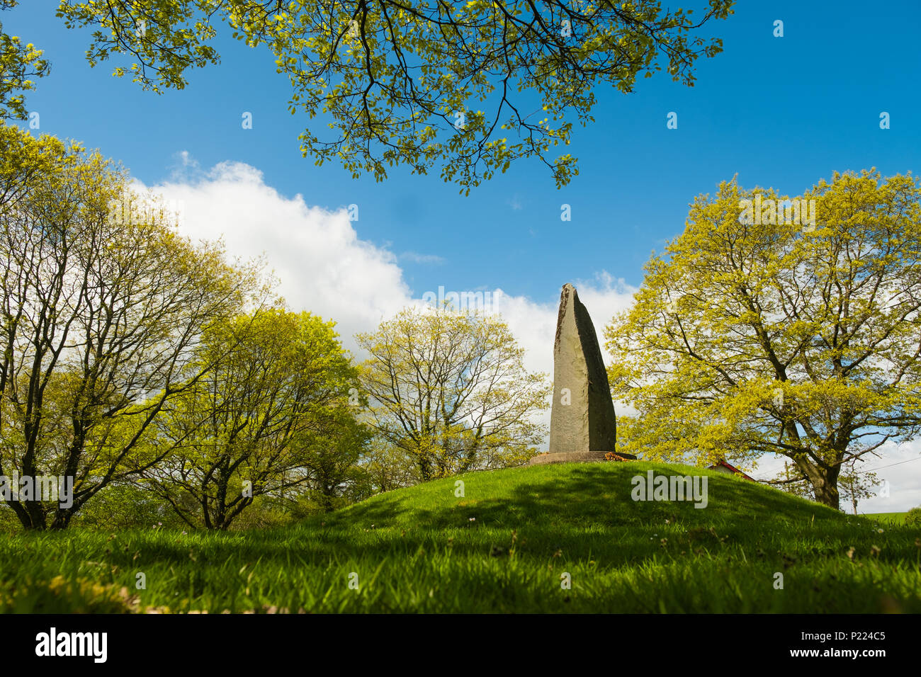 The stone memorial to Llewelyn ap Gruffydd (Llewelyn ein Llyw Olaf) at ...