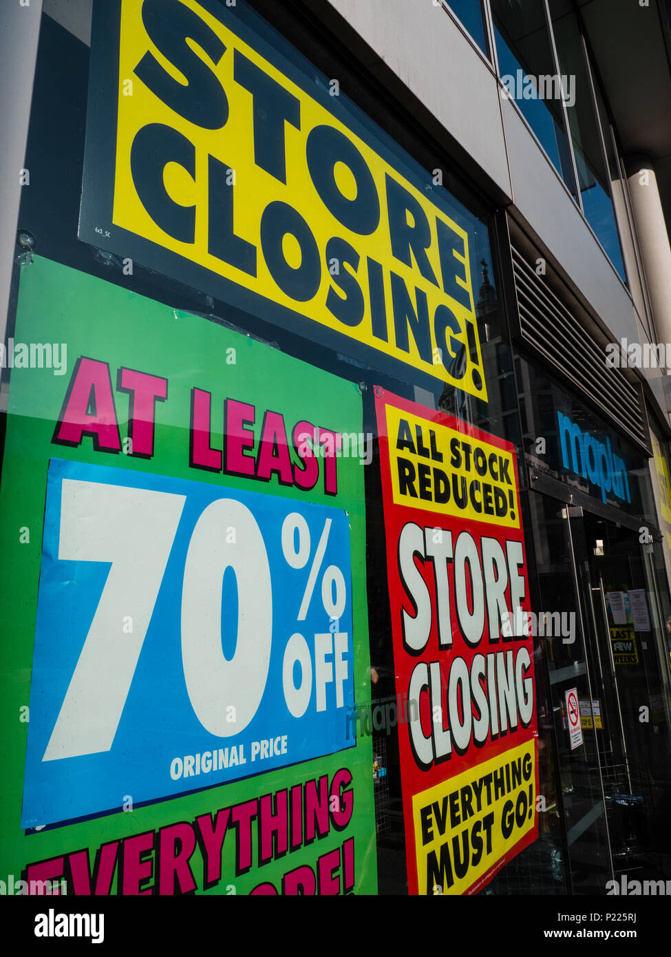Store closing business closing hi-res stock photography and images - Alamy