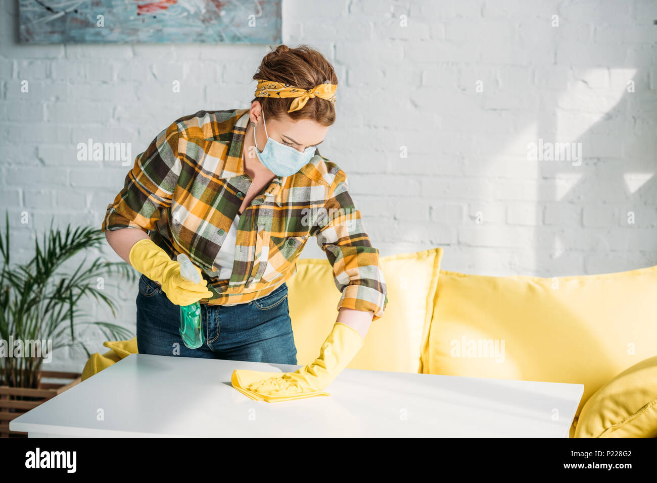 Beautiful woman cleaning hi-res stock photography and images - Alamy