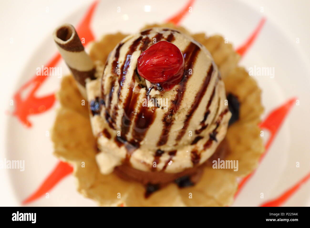 Icecream scoops hi-res stock photography and images - Alamy