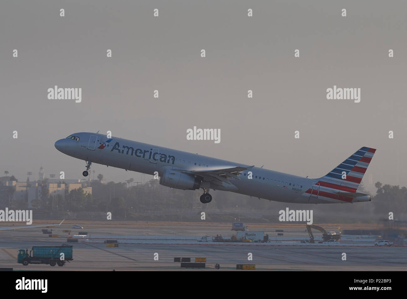 American Airlines Airbus A321 Jet Taking Off At Los Angeles ...