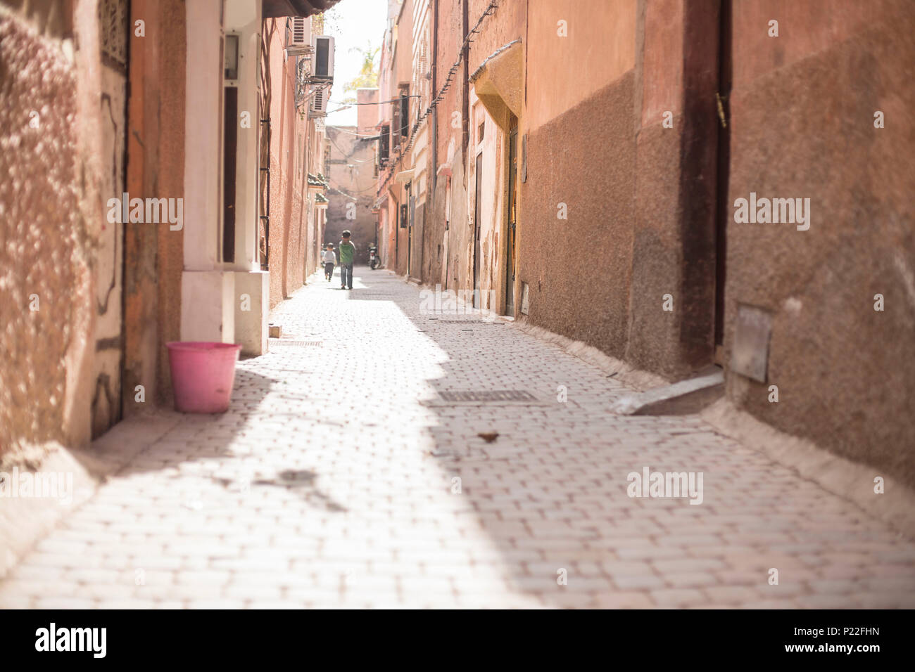 Side scene hi-res stock photography and images - Alamy