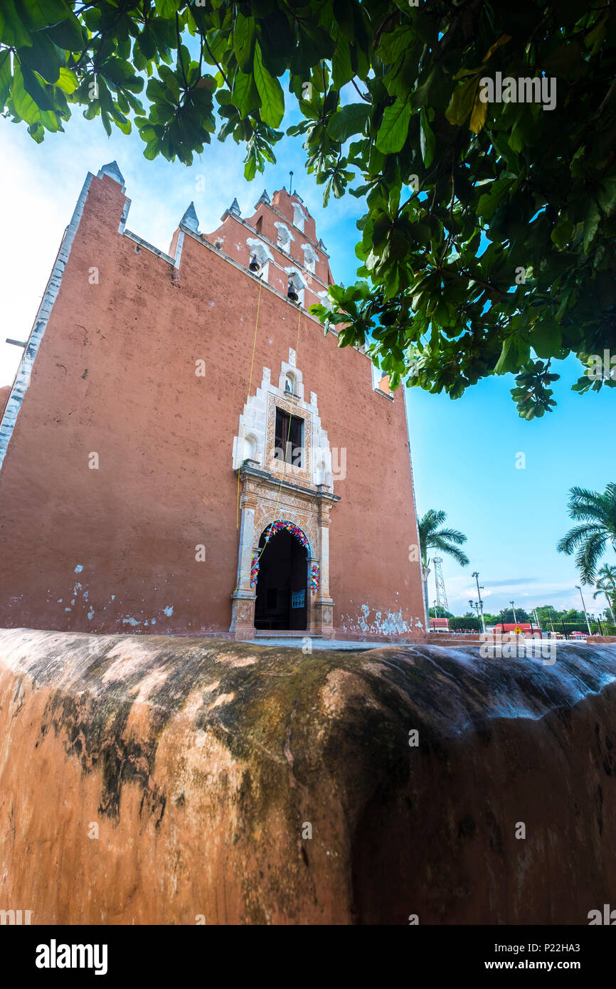 Church of Mama village, ex convent, in Yucatan Mexico Stock Photo - Alamy