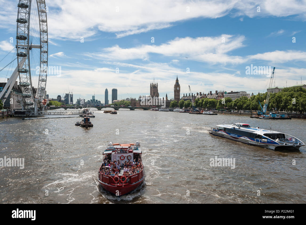 Parliamentboats hi-res stock photography and images - Alamy