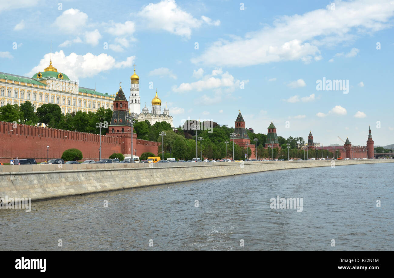 Architectural ensemble of the Moscow Kremlin and Kremlin embankment Stock Photo - Alamy