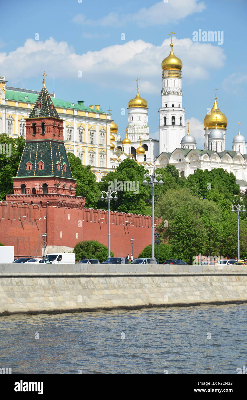Architectural ensemble of the Moscow Kremlin and Kremlin embankment Stock Photo - Alamy