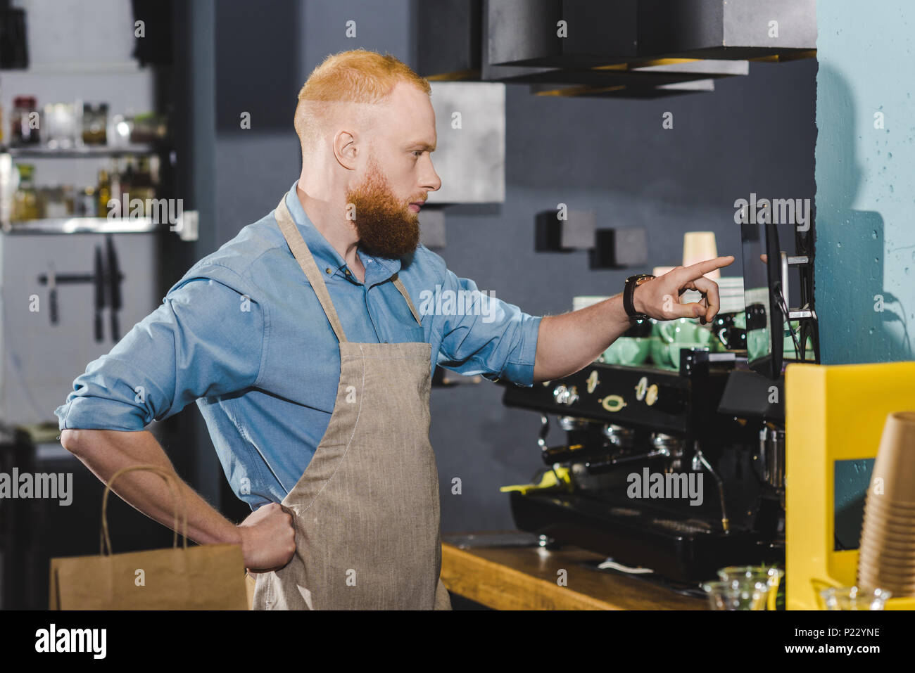 Barista taking order hi-res stock photography and images - Alamy