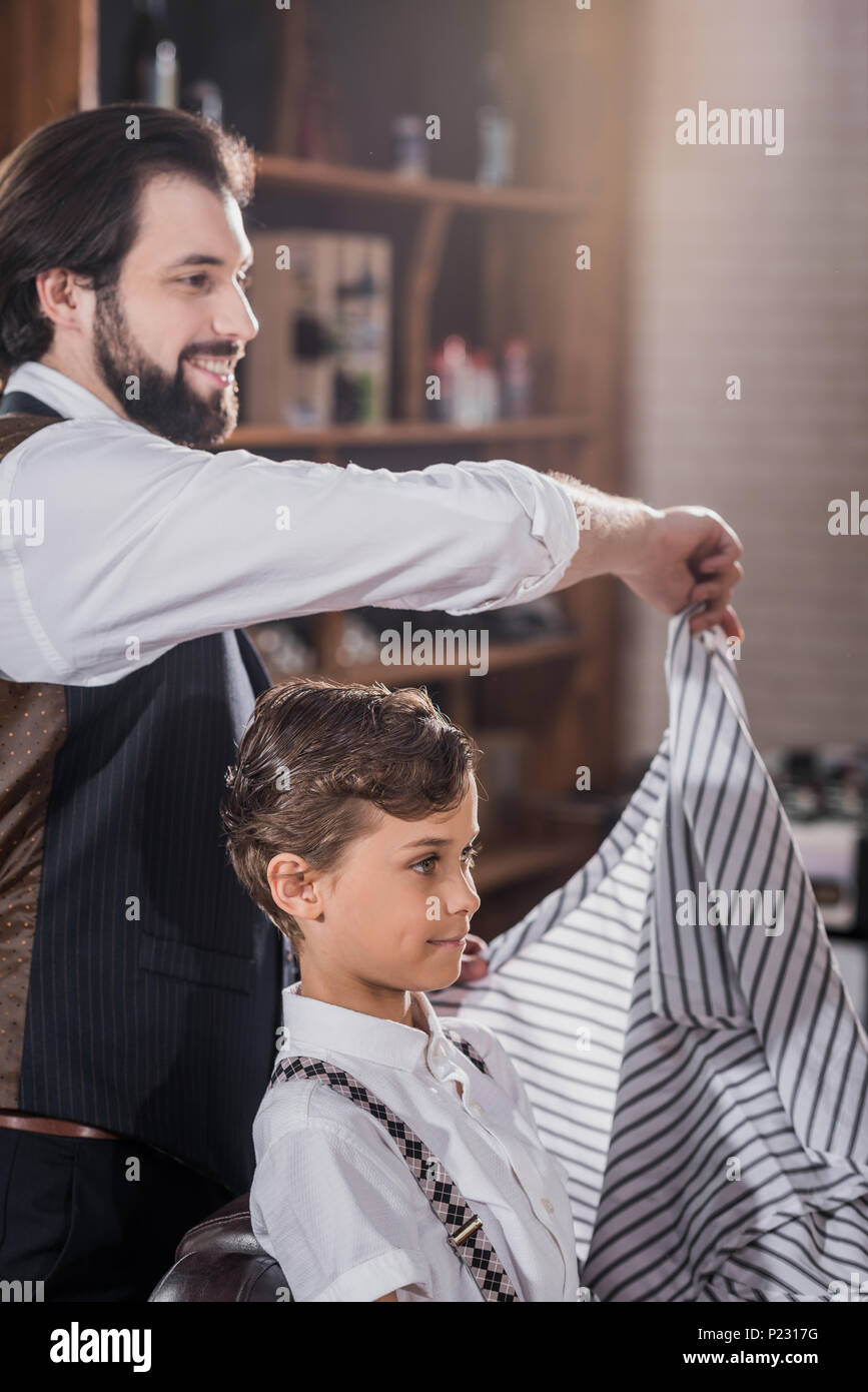 Kids barbershop hi-res stock photography and images - Alamy