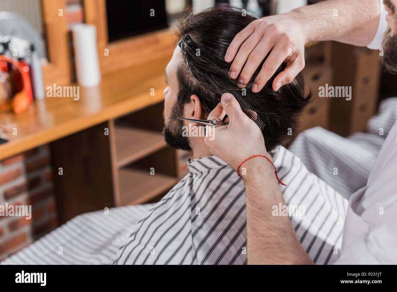 Man getting haircut hi-res stock photography and images - Alamy