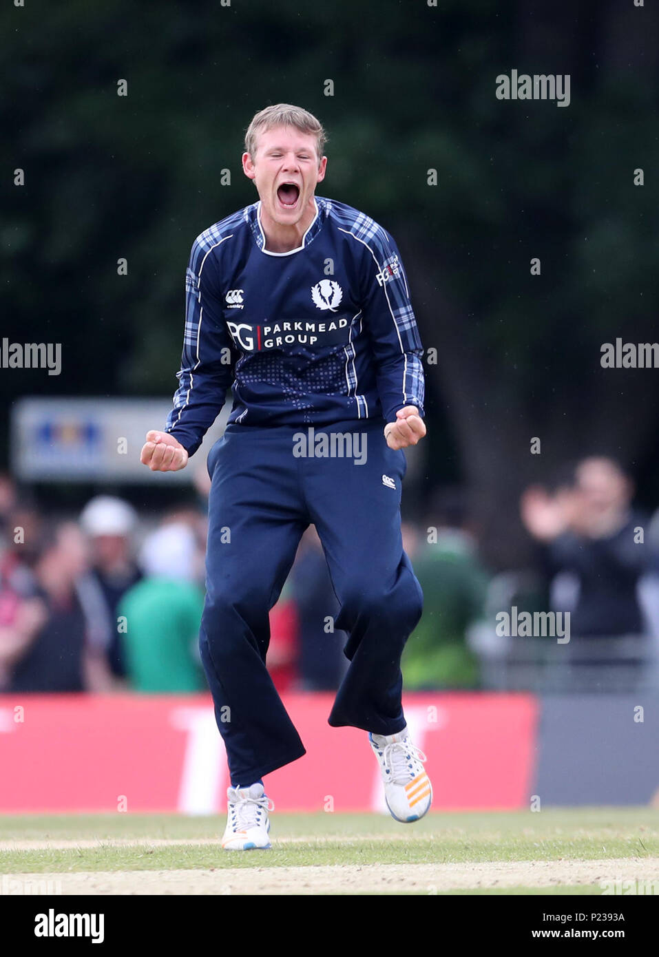 The second of the match hi-res stock photography and images - Alamy