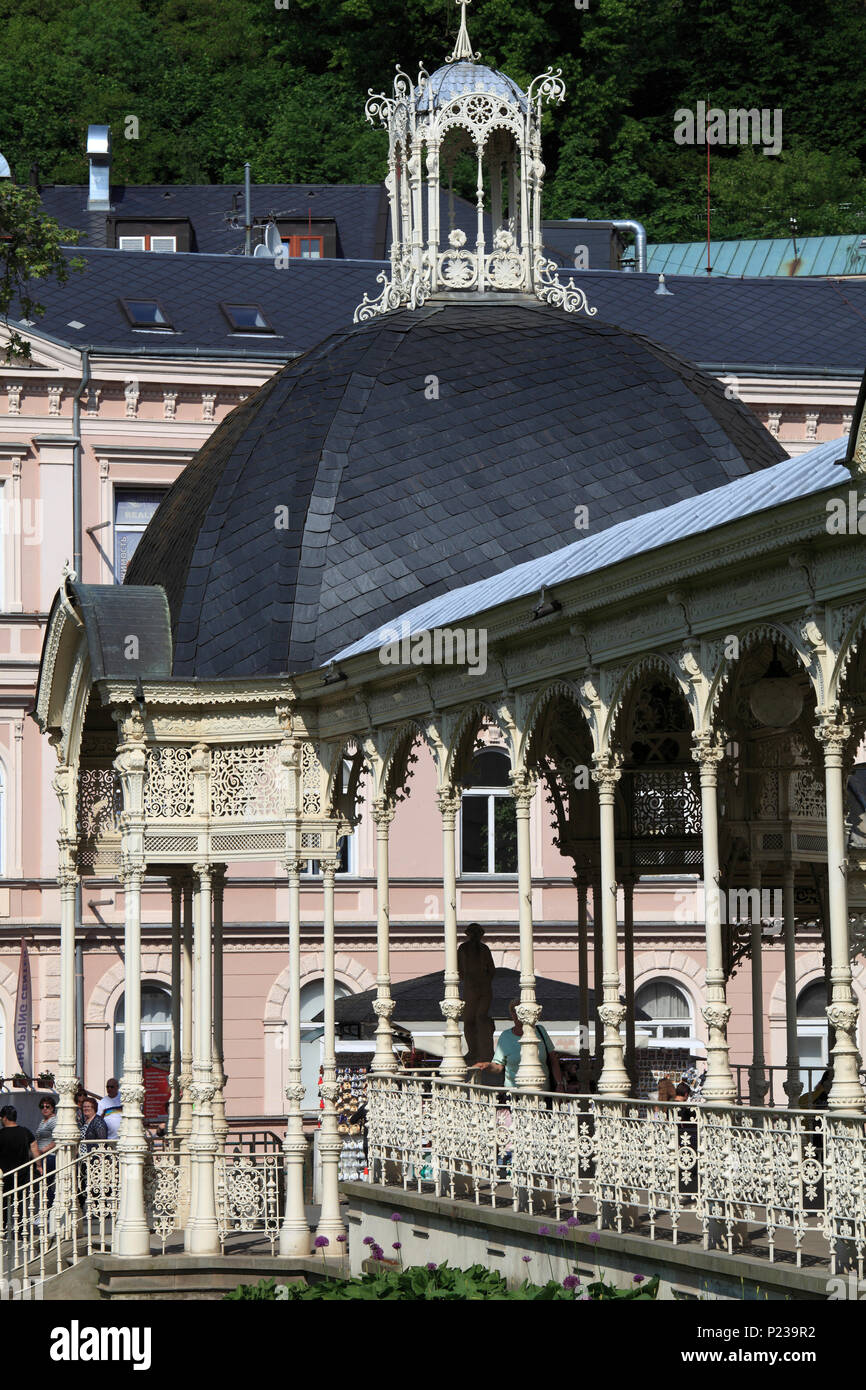 Park colonnade hi-res stock photography and images - Alamy