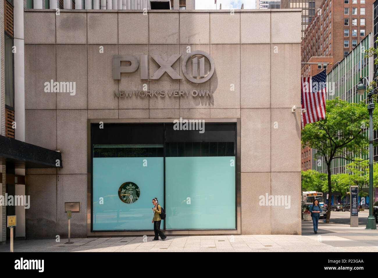 Daily news building new york hi-res stock photography and images - Alamy