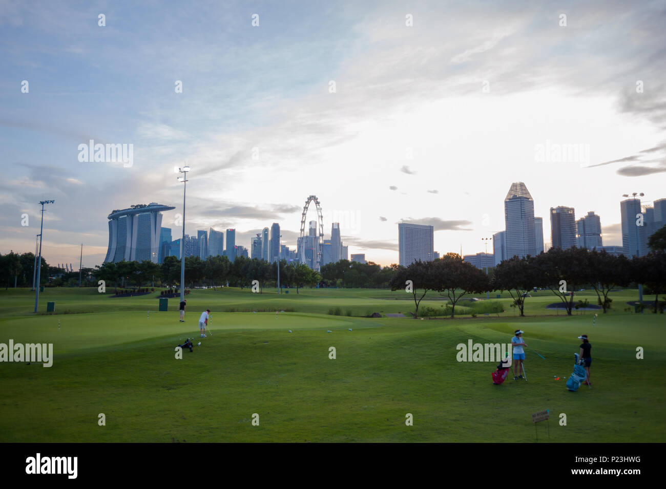 Marina bay golf course singapore hi-res stock photography and images ...