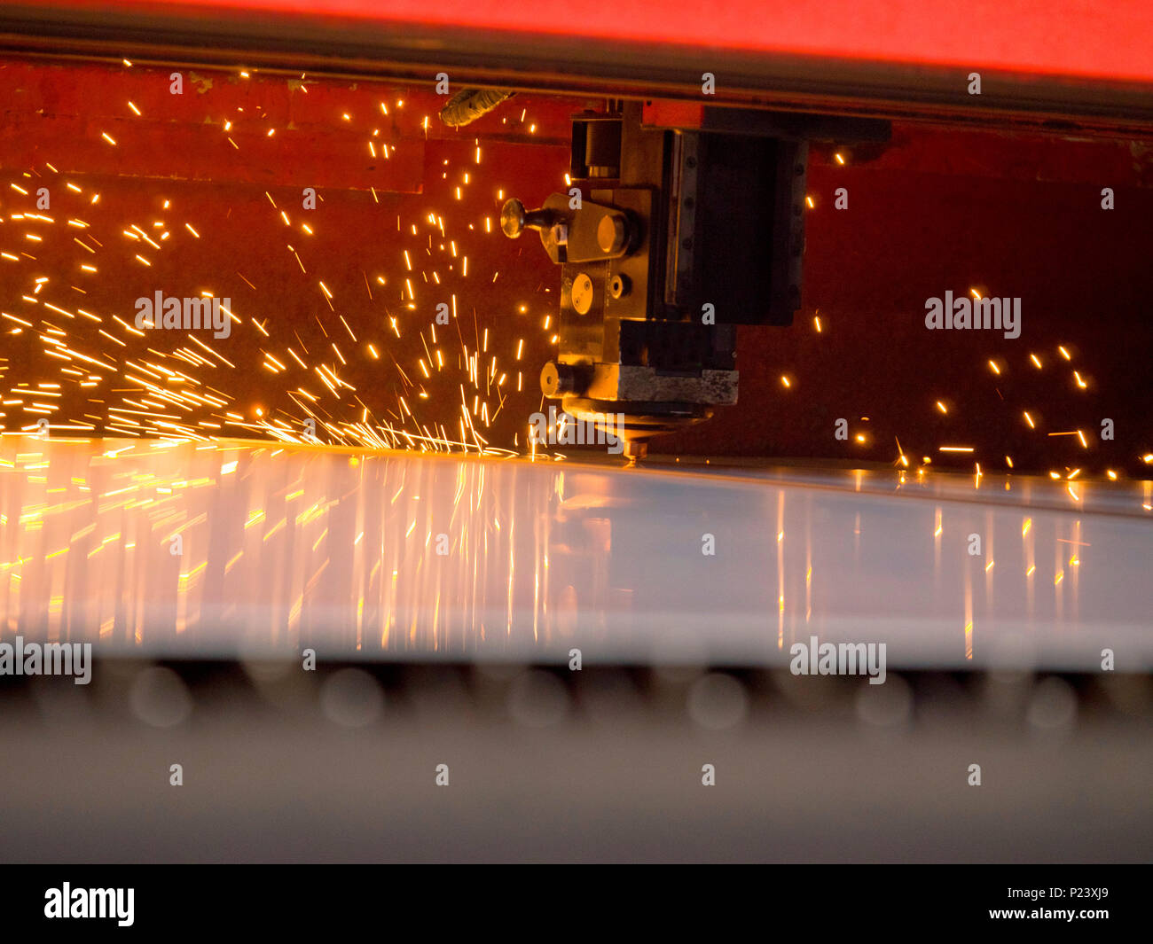 Plasma cutter hi-res stock photography and images - Alamy