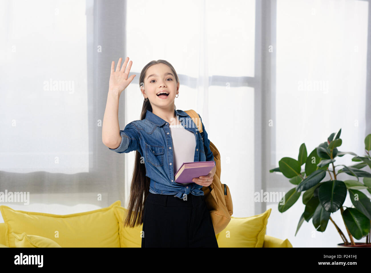 Child waving hand hi-res stock photography and images - Alamy