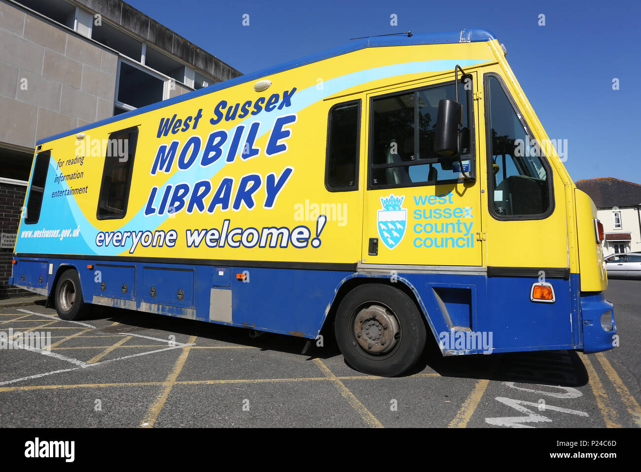 Mobile library hi-res stock photography and images - Alamy