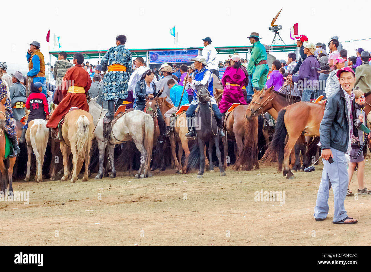 Mongolian horsemen hi-res stock photography and images - Alamy