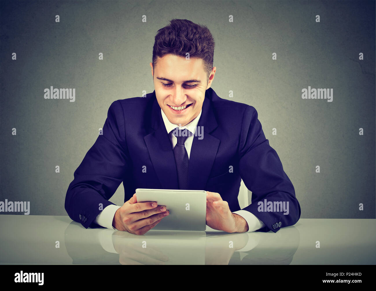 Social media computer tablet hi-res stock photography and images - Alamy