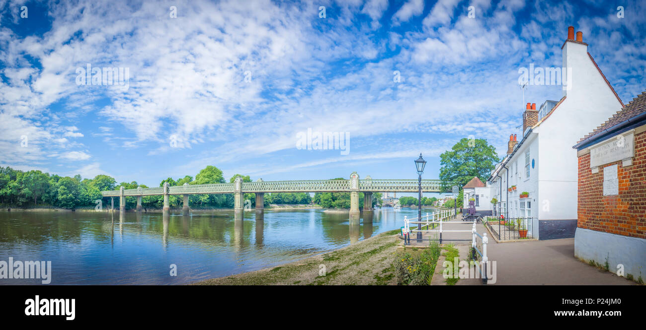 Old wide railway bridge hi-res stock photography and images - Alamy