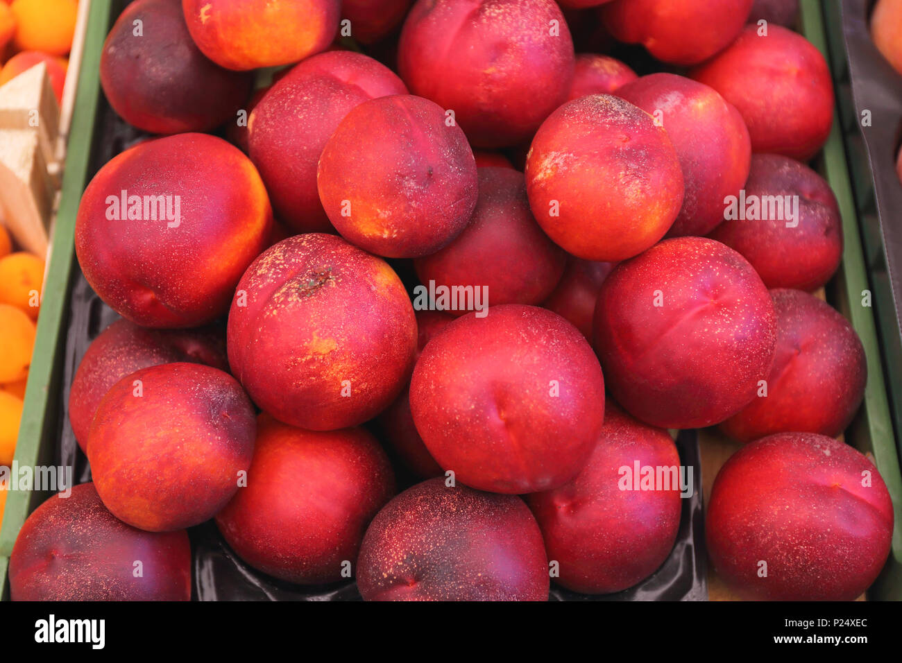 Bunch of Smooth Red Nectarines Peaches Fruit Stock Photo - Alamy