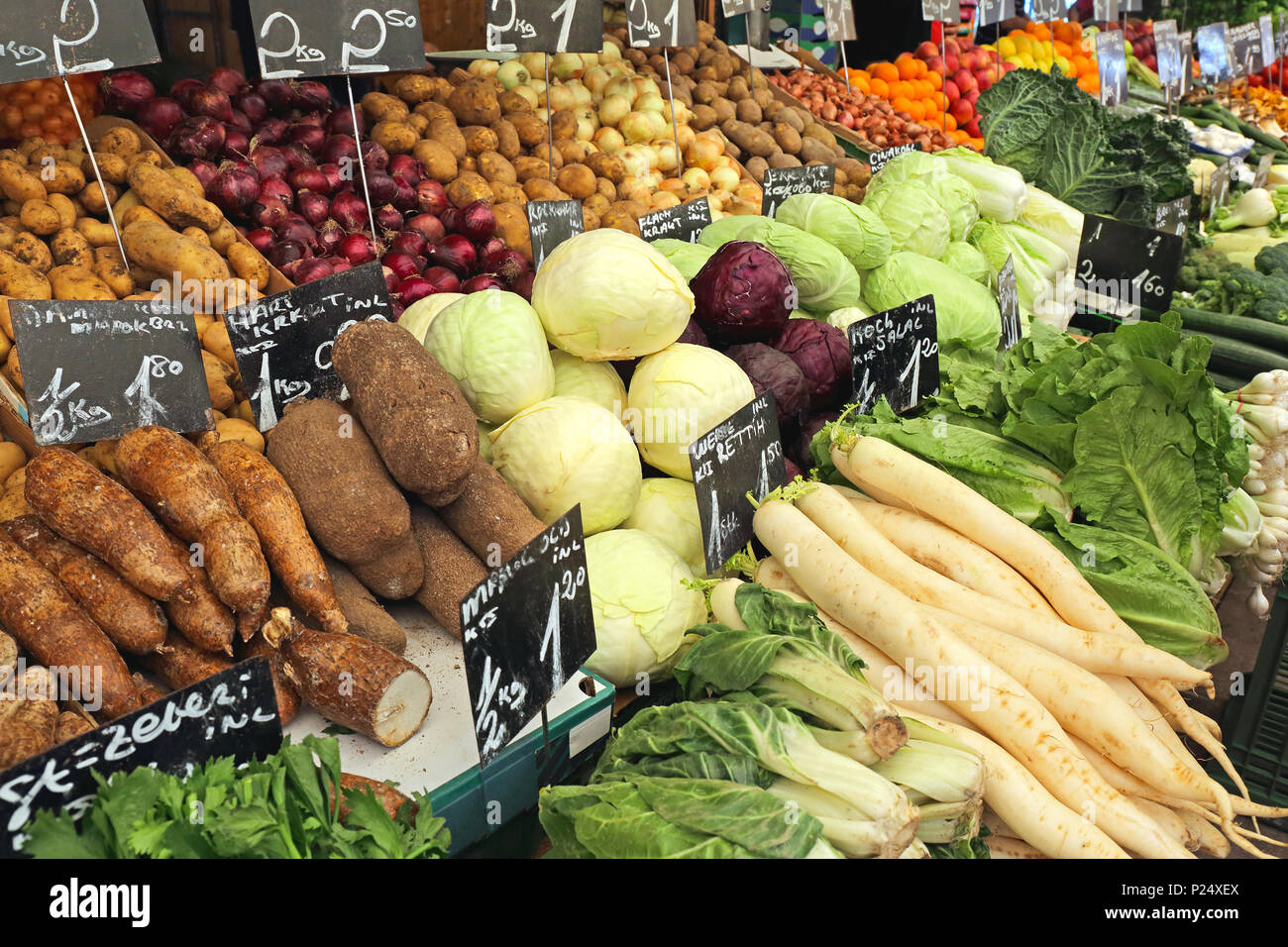 Stall various vegetables farmers market hi-res stock photography and ...