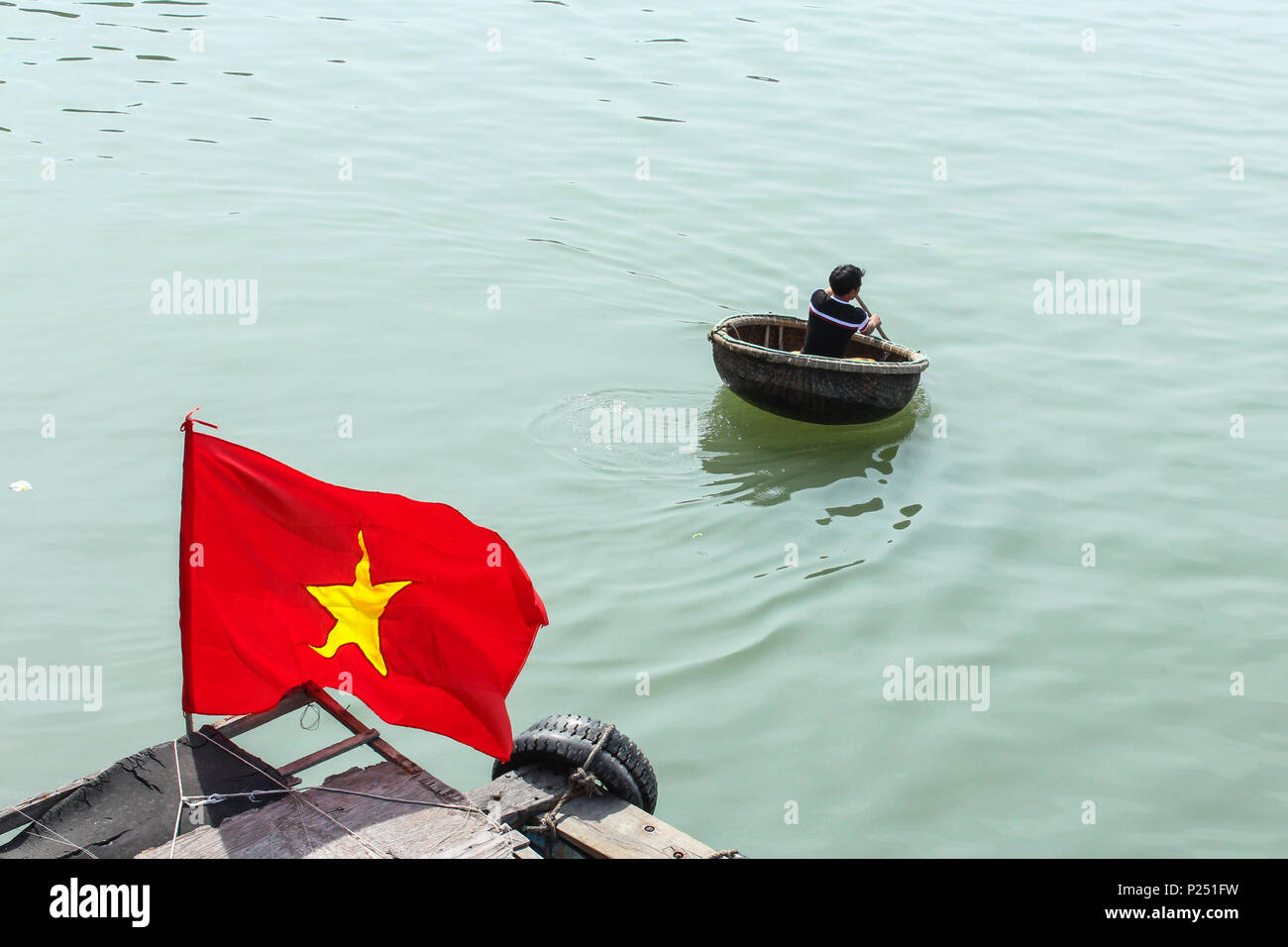 Traditional vietnamese fishing boat hi-res stock photography and images ...